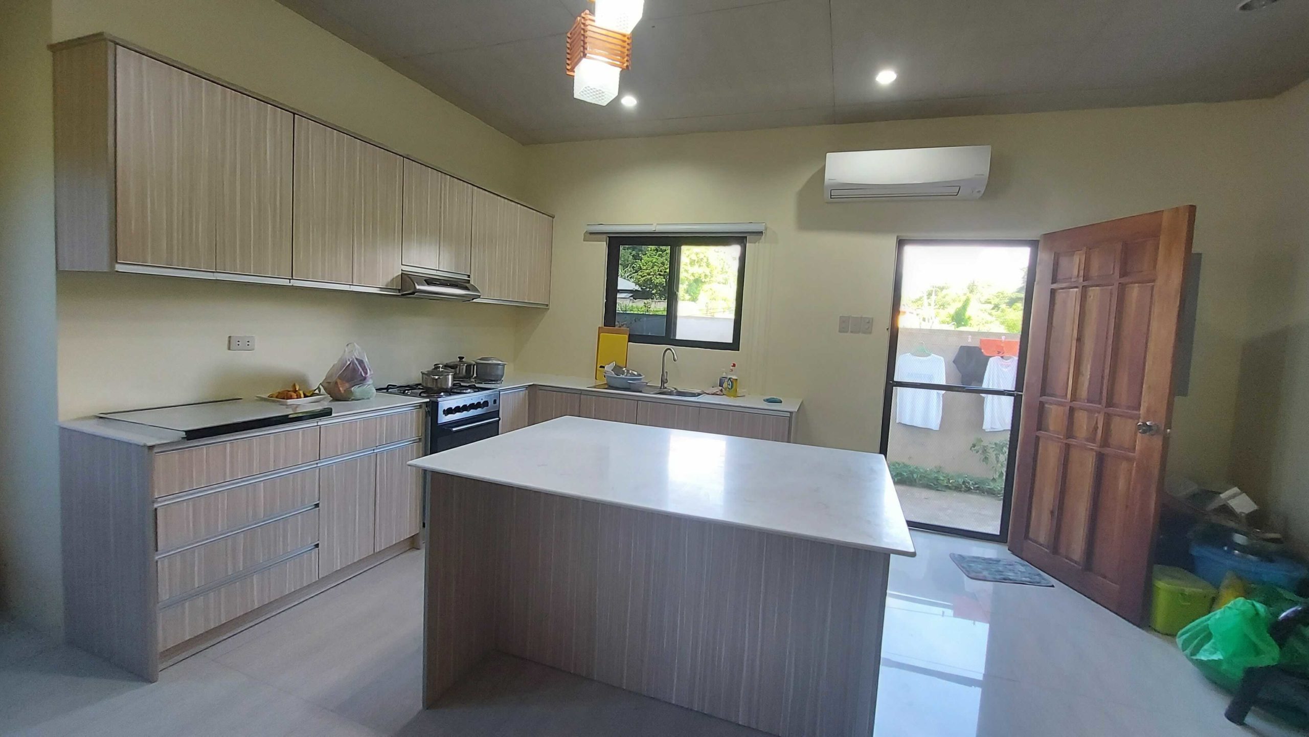 Roger's Custom Cabinets - Dumaguete Kitchen Cabinets